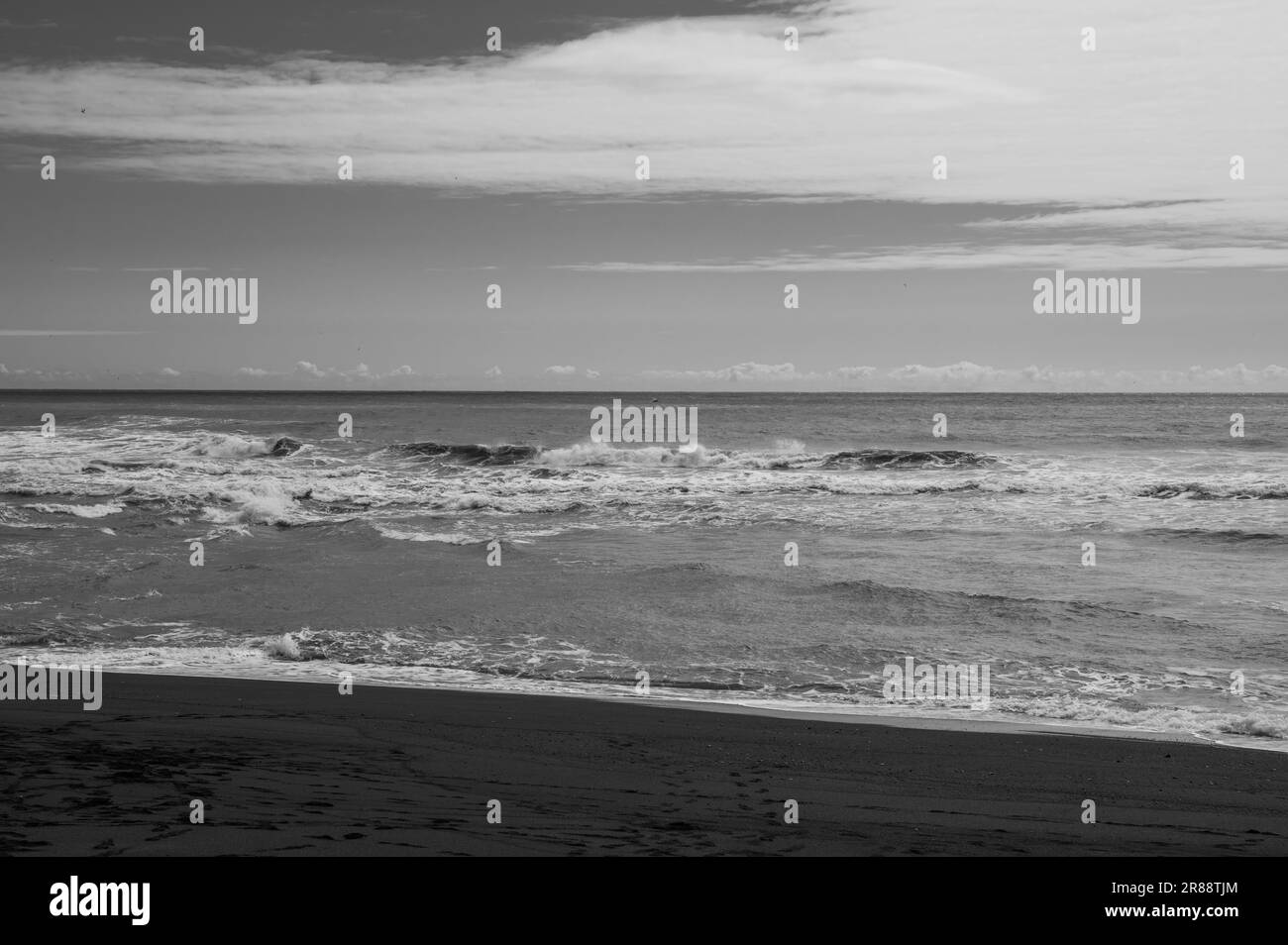 Dangerous black sand beach, Iceland Stock Photo - Alamy