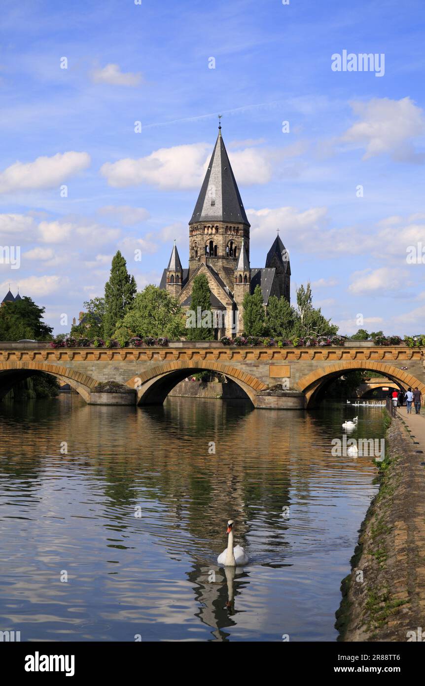 The Middle Bridge over the Moselle and the Temple Neuf. Metz. Lorraine ...