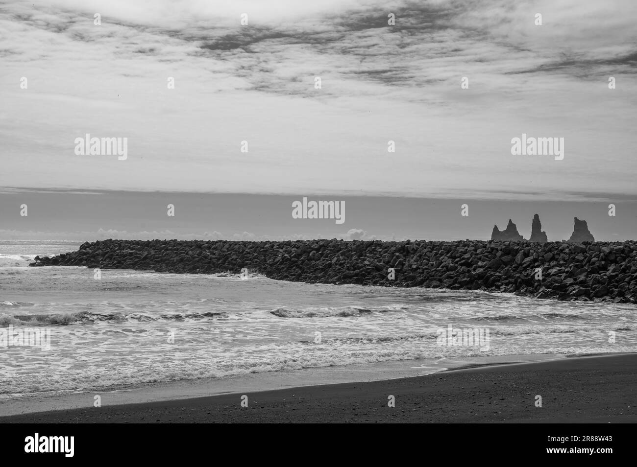 Dangerous black sand beach, Iceland Stock Photo - Alamy
