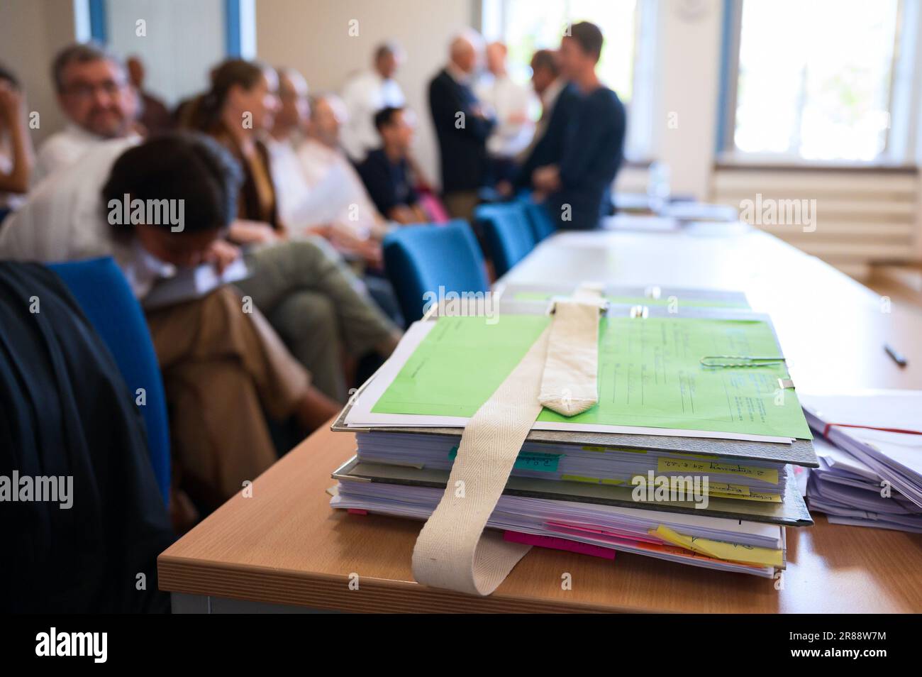 Pending files hi-res stock photography and images - Alamy