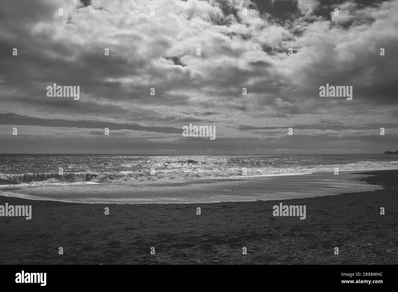 Dangerous black sand beach, Iceland Stock Photo - Alamy