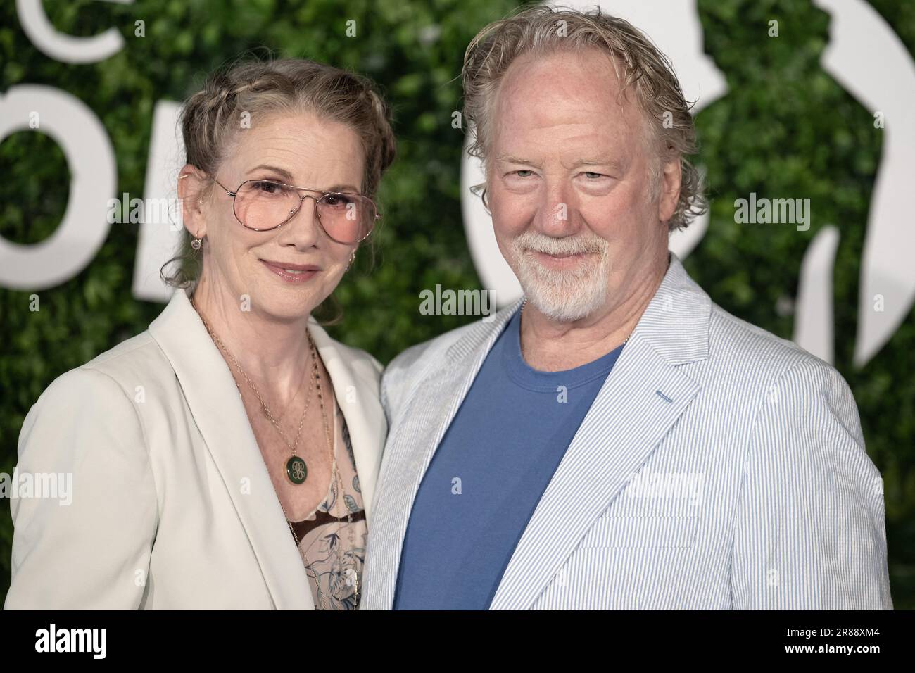 멜리사 길버트 티모시 버스필드