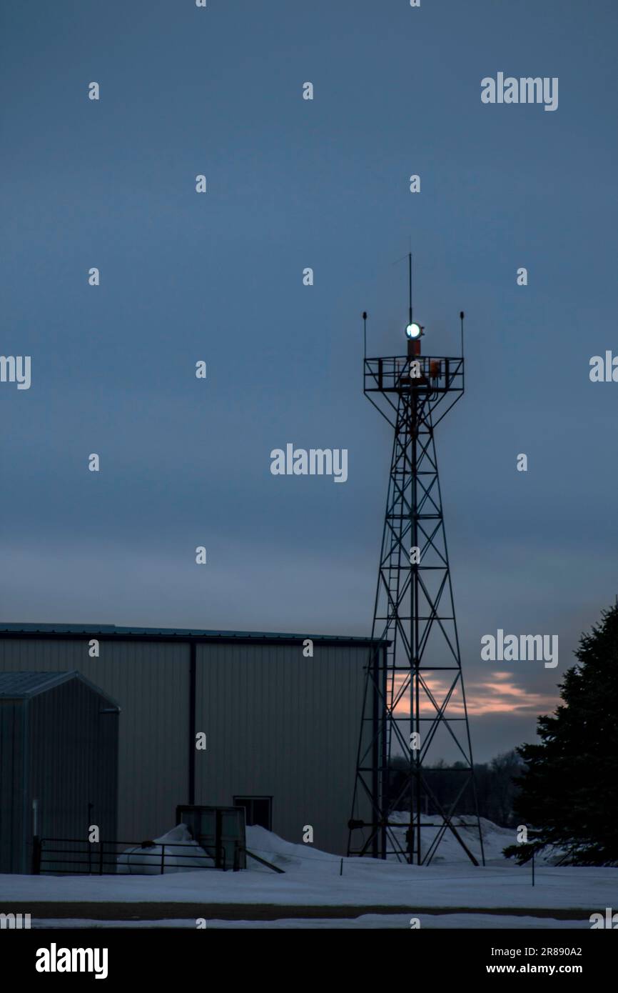 Beacon tower airport hi-res stock photography and images - Alamy