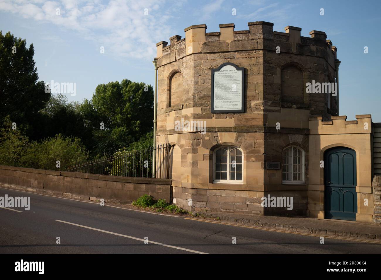 Clopton Bridge toll house, Stratford-upon-Avon, Warwickshire, England ...