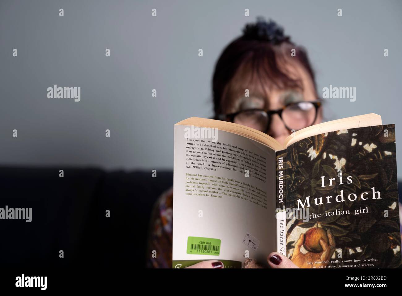 Iris murdoch the italian girl hi-res stock photography and images - Alamy