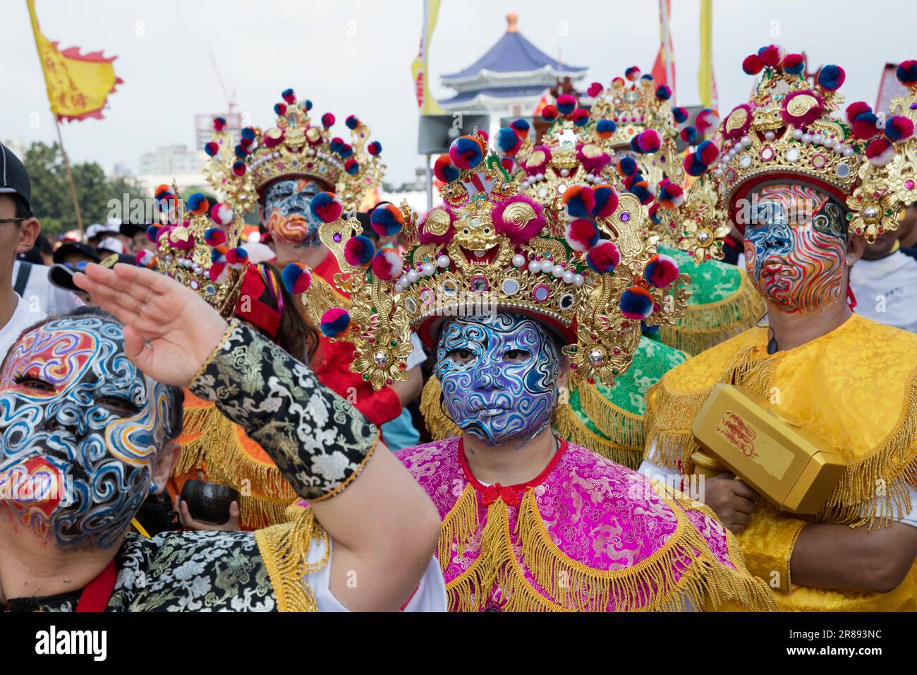 Religious idols hi-res stock photography and images - Alamy