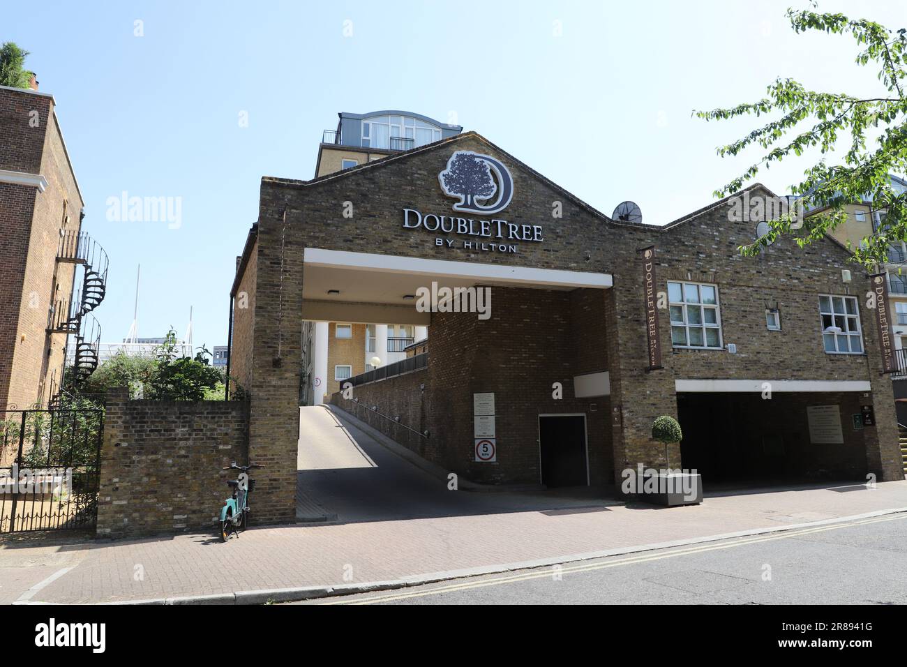 Entrance to Doubletree by Hilton Docklands London June 2023 Stock Photo ...