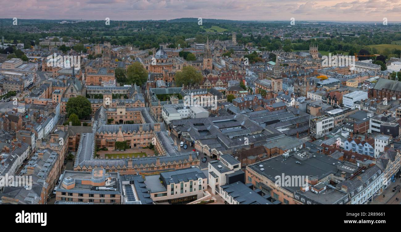 Aerial view over the city of Oxford with Oxford University Stock Photo ...