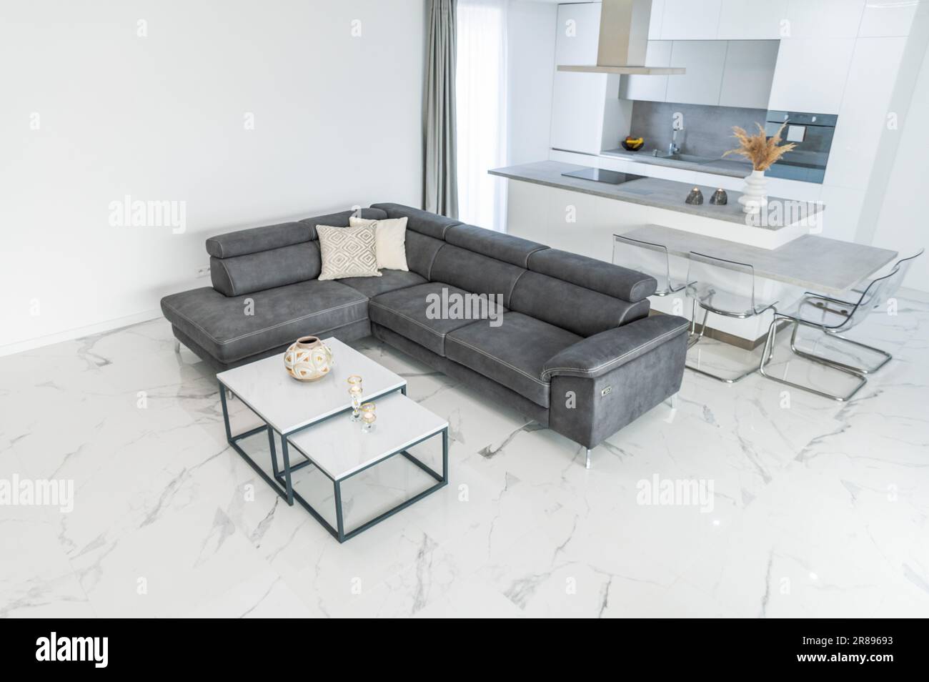 Expensive sofa hi-res stock photography and images - Alamy