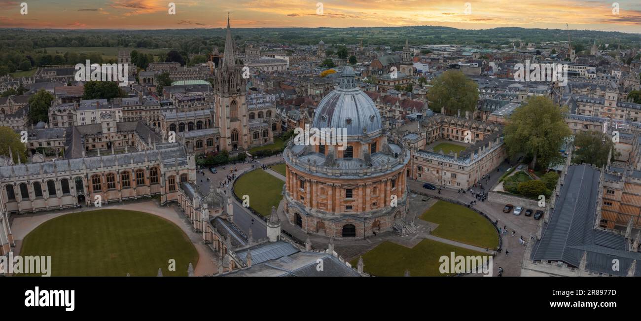 Aerial view over the city of Oxford with Oxford University Stock Photo ...