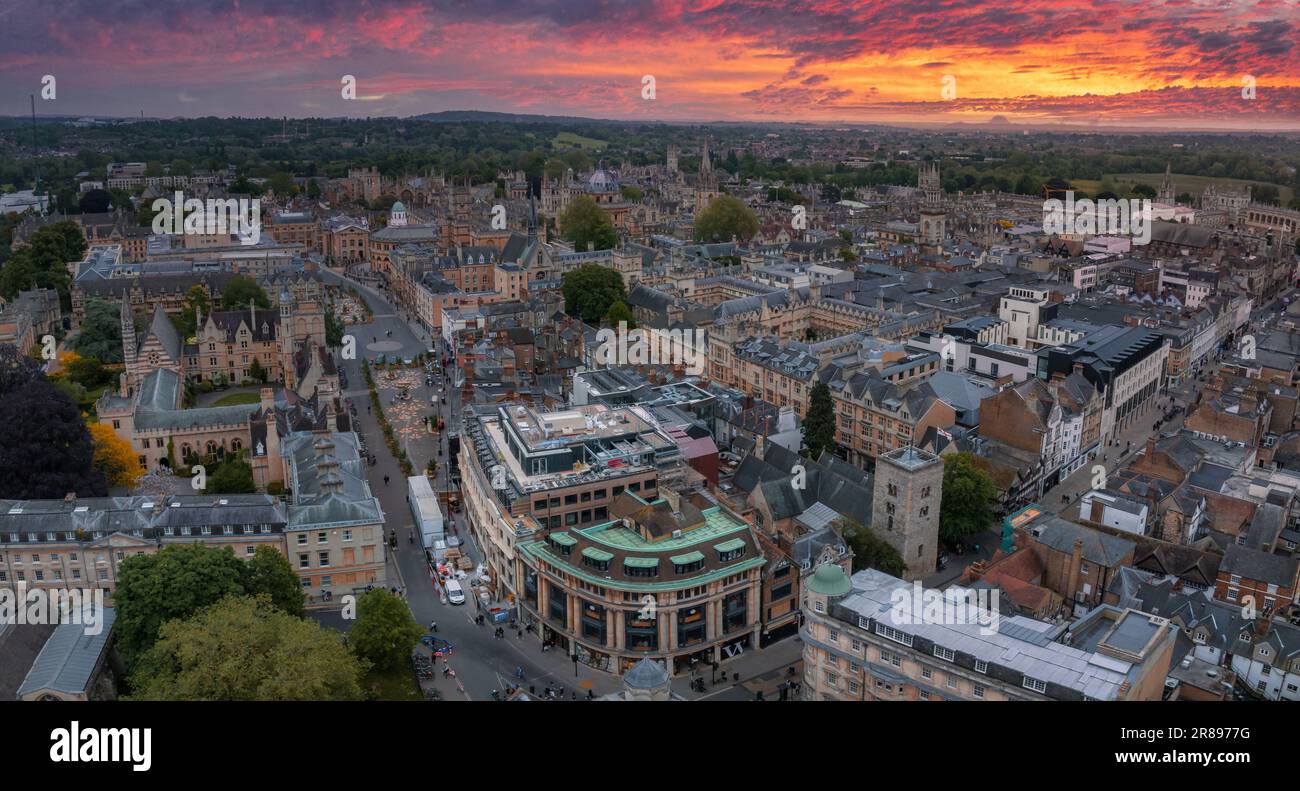 Aerial view over the city of Oxford with Oxford University Stock Photo ...