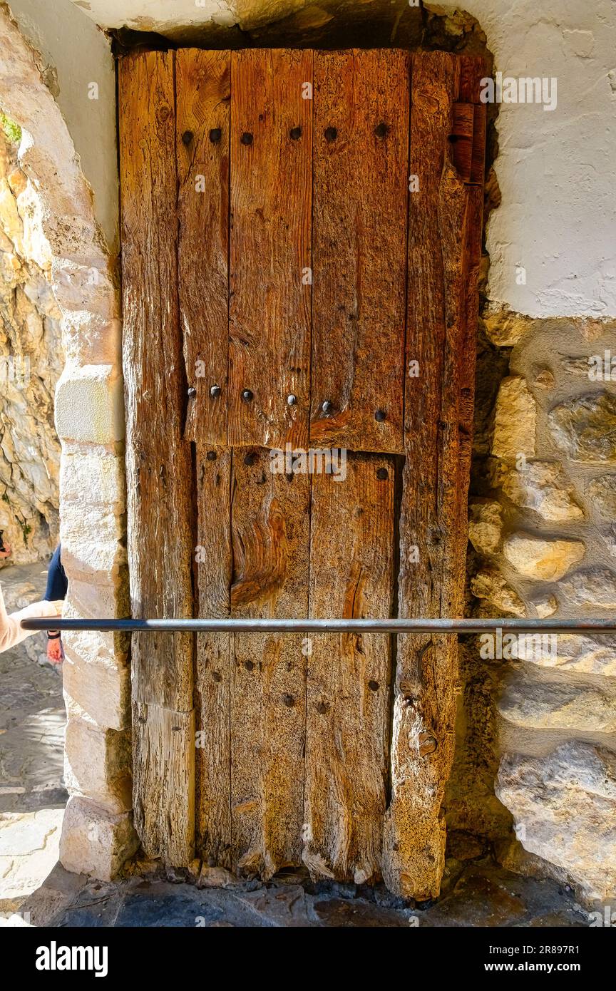 Medieval door design hi-res stock photography and images - Alamy