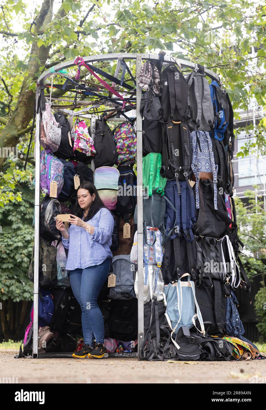 EDITORIAL USE ONLY Honduran refugee Macbis Maldonado attend the ...