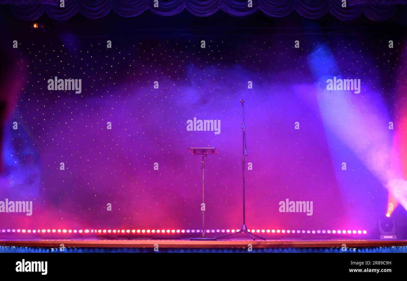 Theatre with spotlights hi-res stock photography and images - Alamy