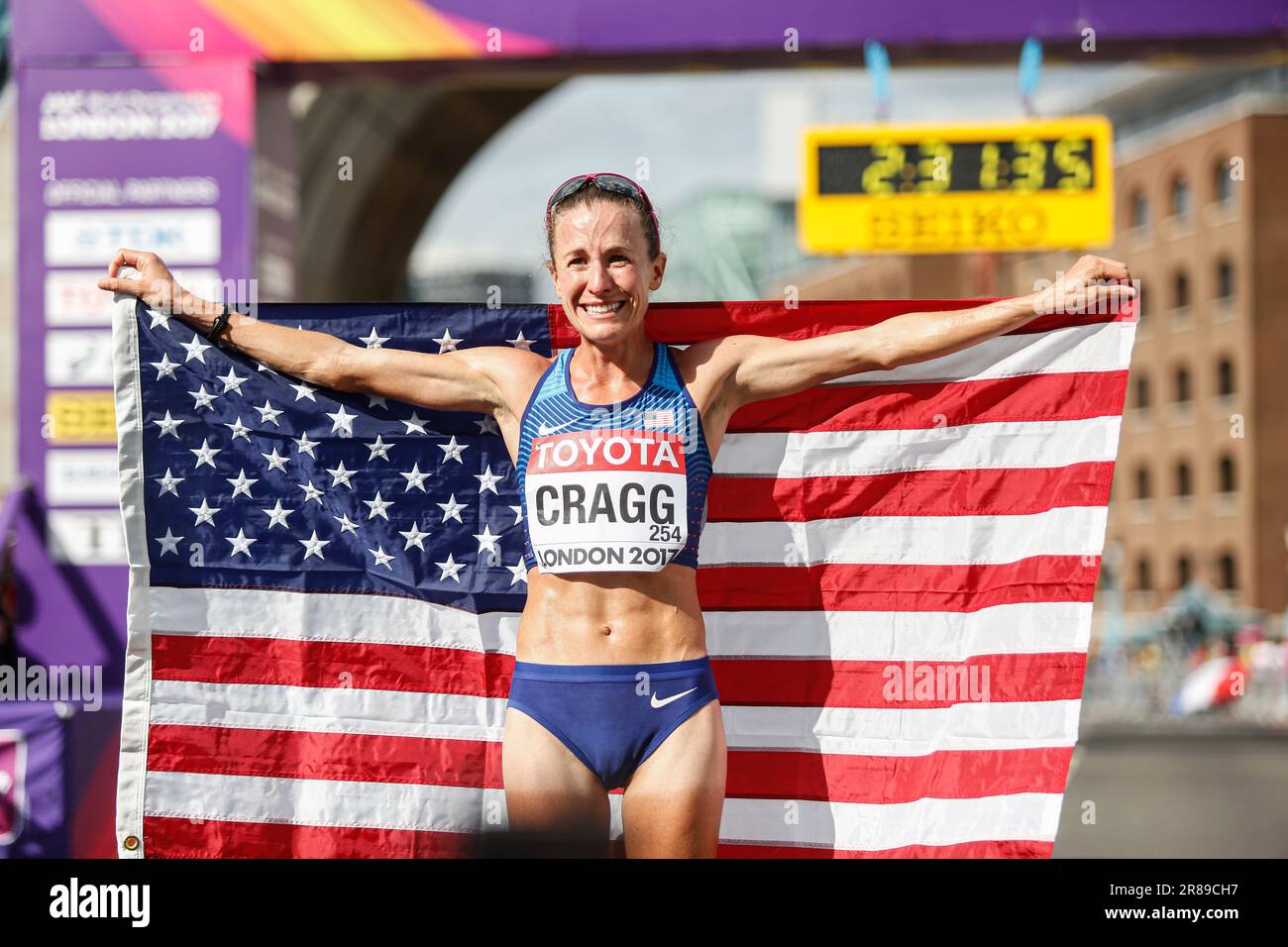 Amy Cragg participating in the marathon at the World Athletics ...