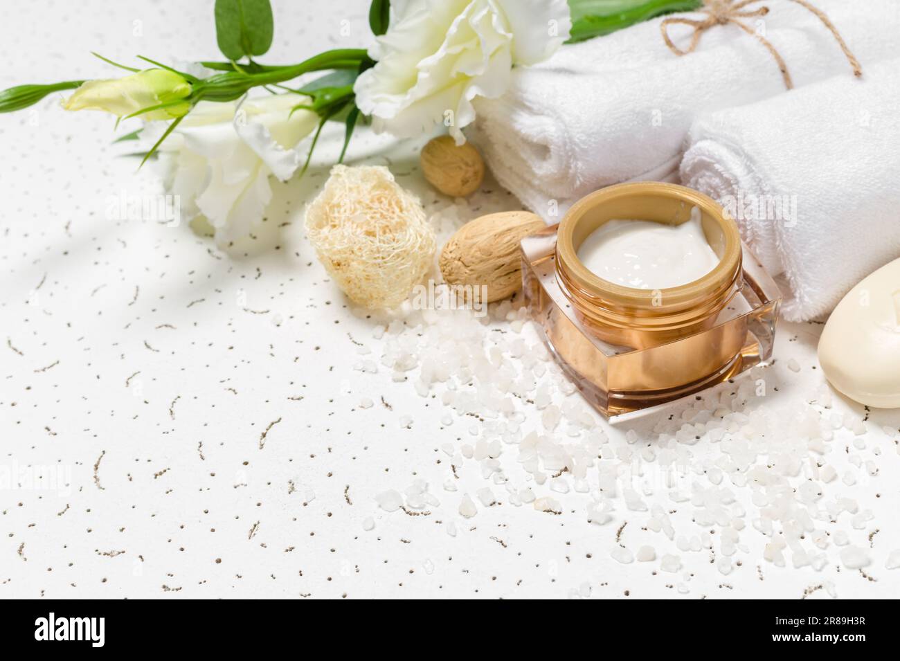 Beautiful spa setting Stock Photo - Alamy