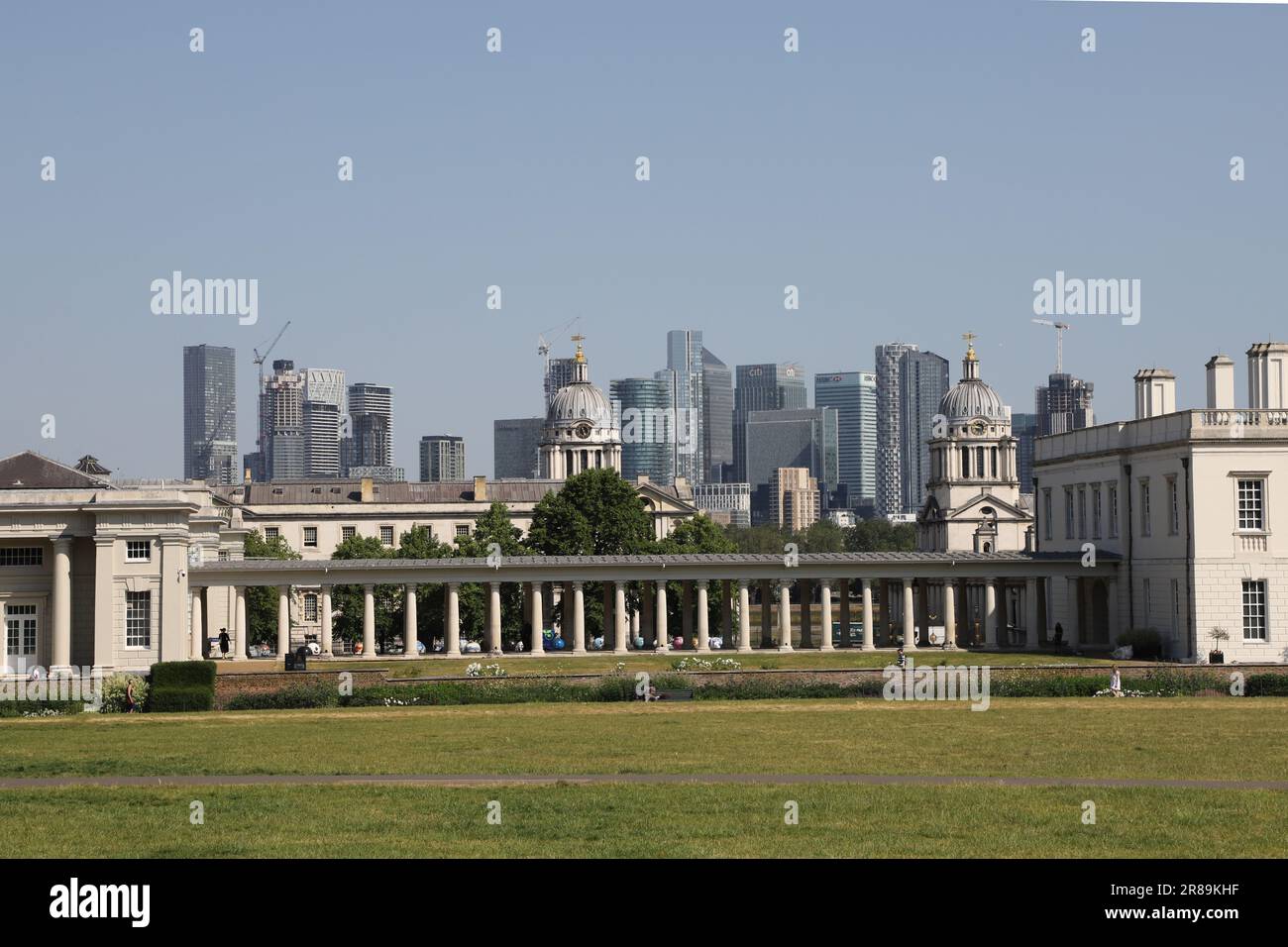 Colonnade between National Maritime Museum and Queens House and ...