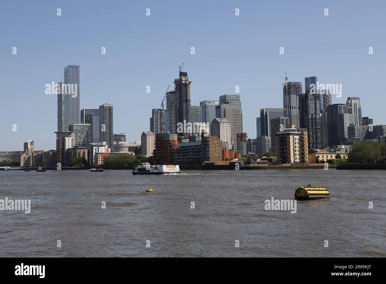 London docklands skyline including Newfoundland, Landmark Pinnacle and ...