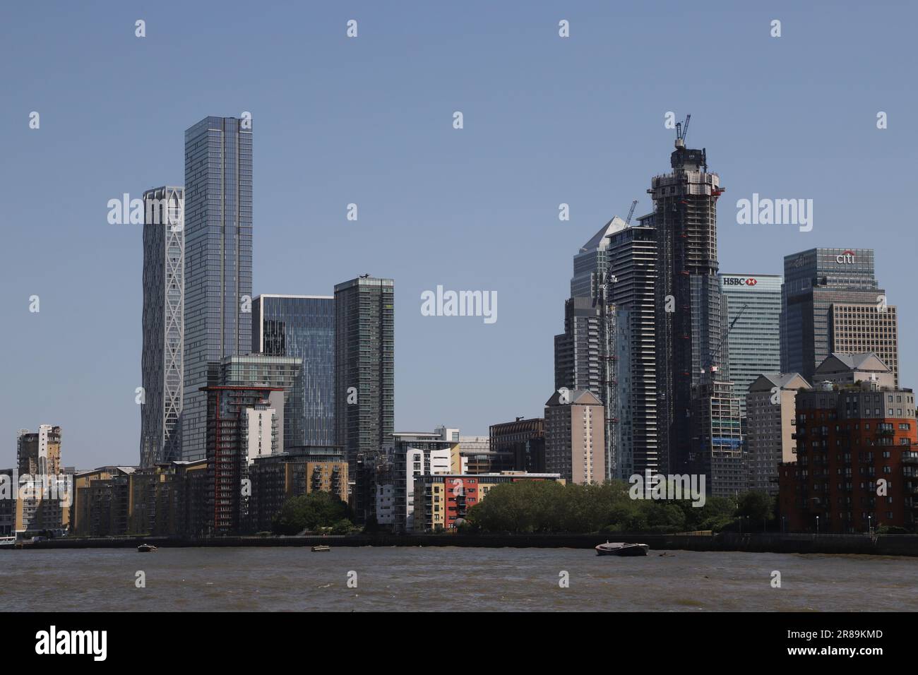 London docklands skyline including Newfoundland, Landmark Pinnacle and ...