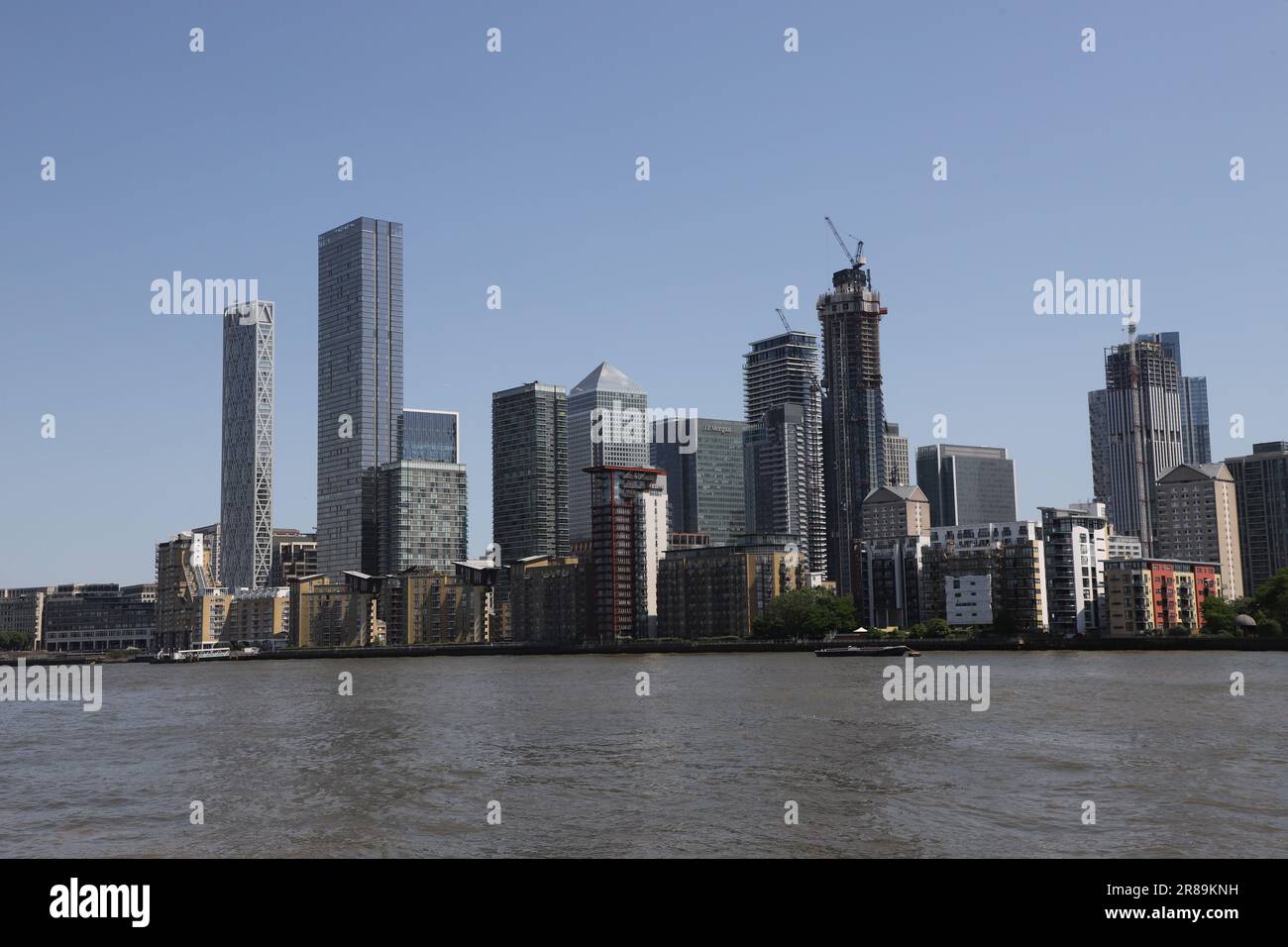 London docklands skyline including Newfoundland, Landmark Pinnacle and ...