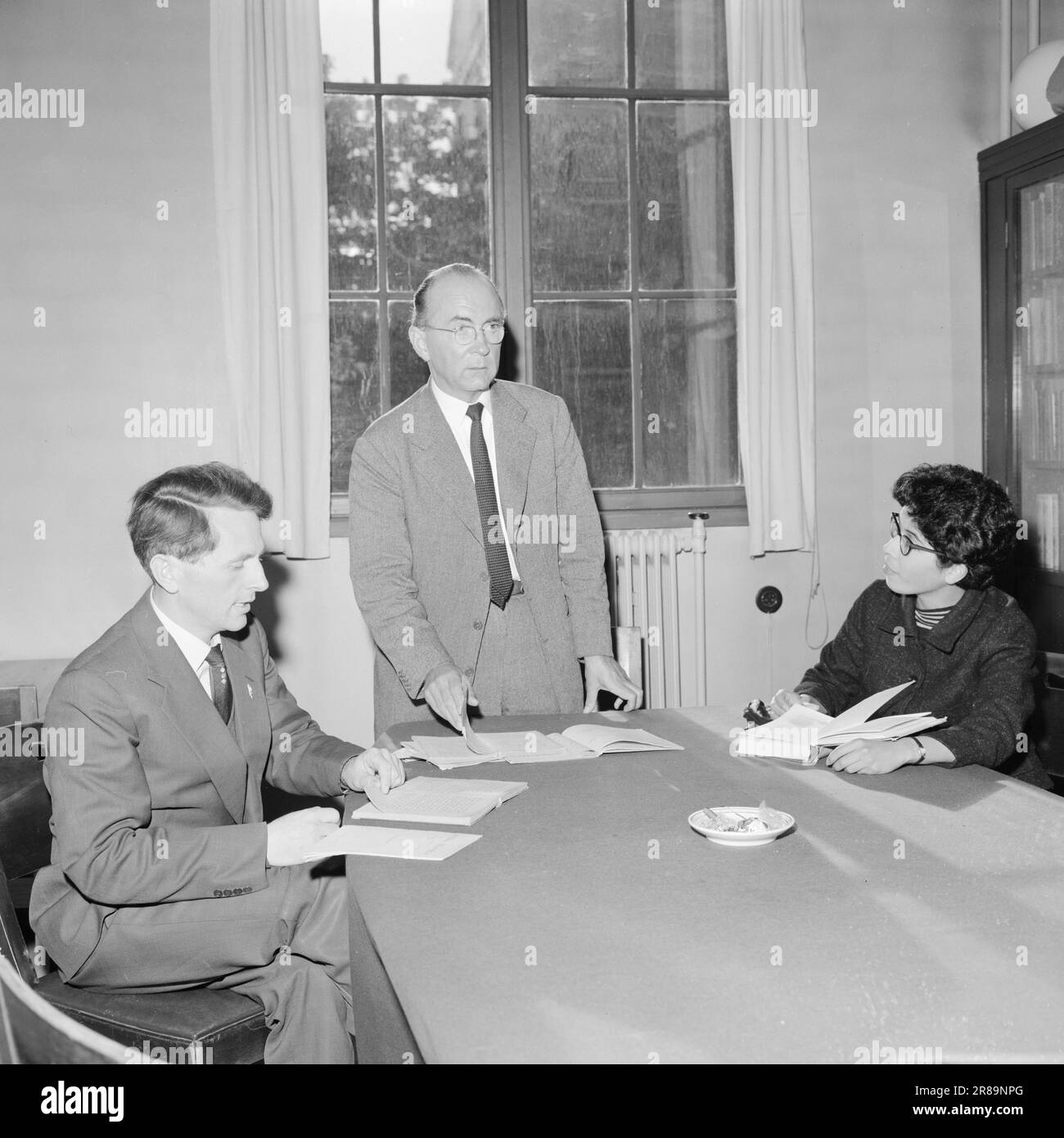 Current 40-1-1960: Professor becomes student A 56-year-old professor in ...