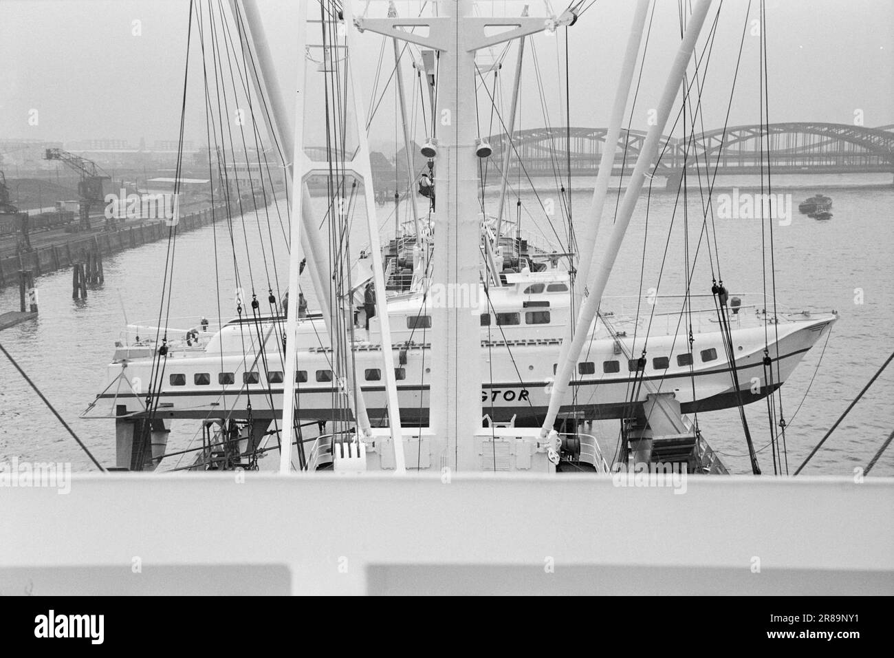 Current 26-4-1960: Water under the wings Norway's first hydrofoil boat ...