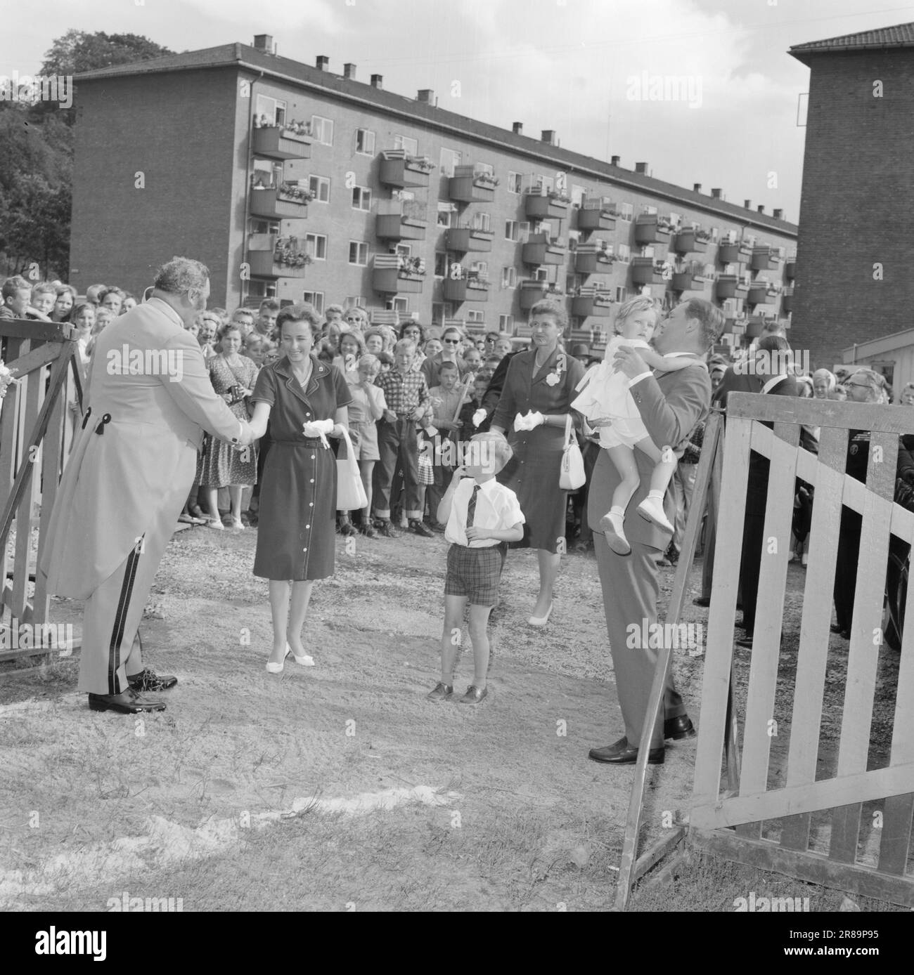 Current 38-7-1960: Simsalabim at Ola Narr Circus Arnardo held a ...
