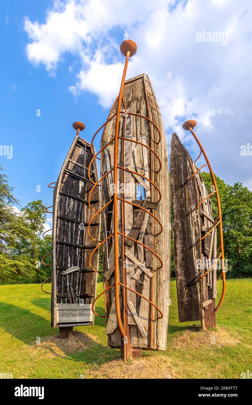 "Cire Perdue" old river boats used as artwork installation by El ...