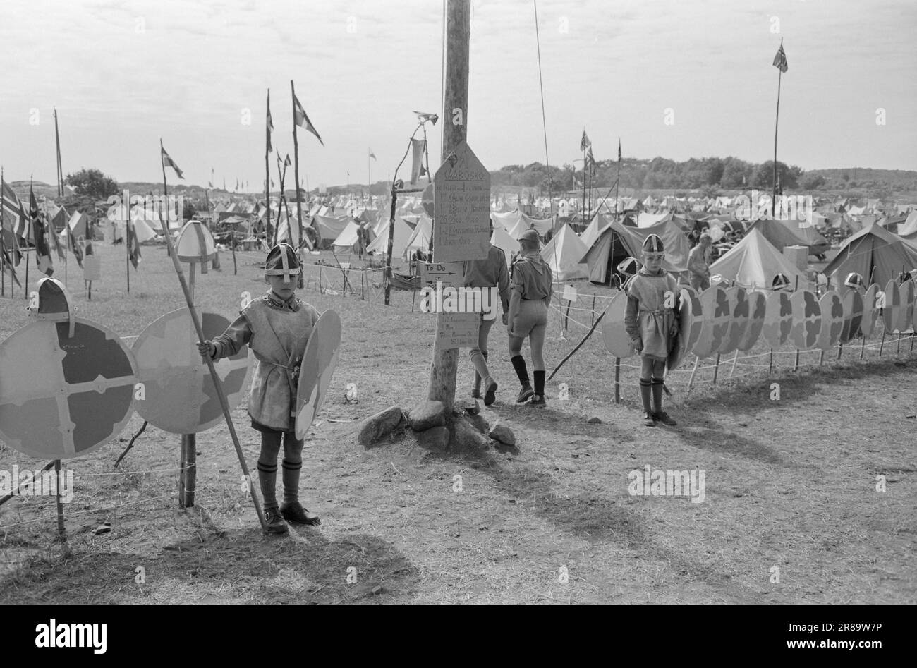Actual 35-3-1960: 9,000 set up camp Giant camp on historical grounds ...