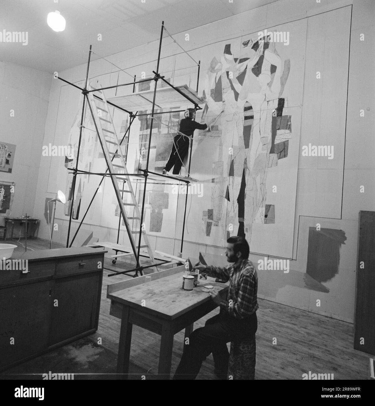 Current 34-9-1960: Art in the king's stable Prize winner Else Hagen is ...