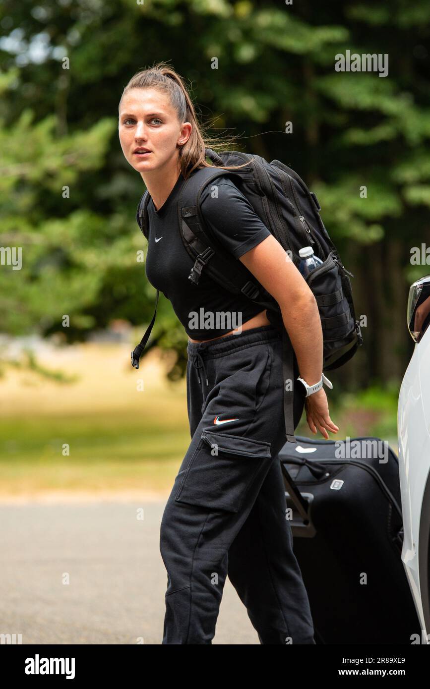 Eve perisset hi-res stock photography and images - Alamy