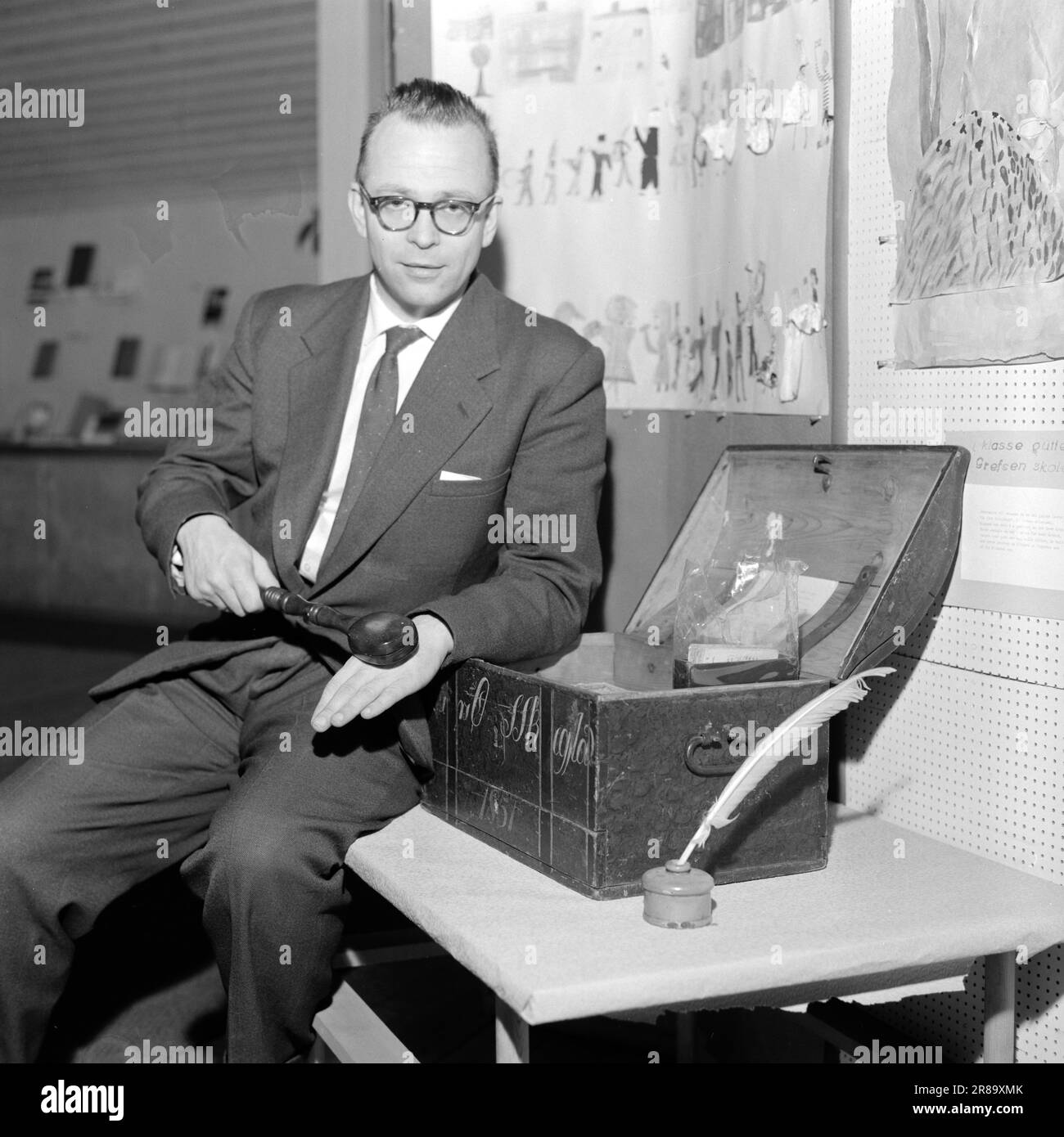 Historical image of primary school hi-res stock photography and images ...