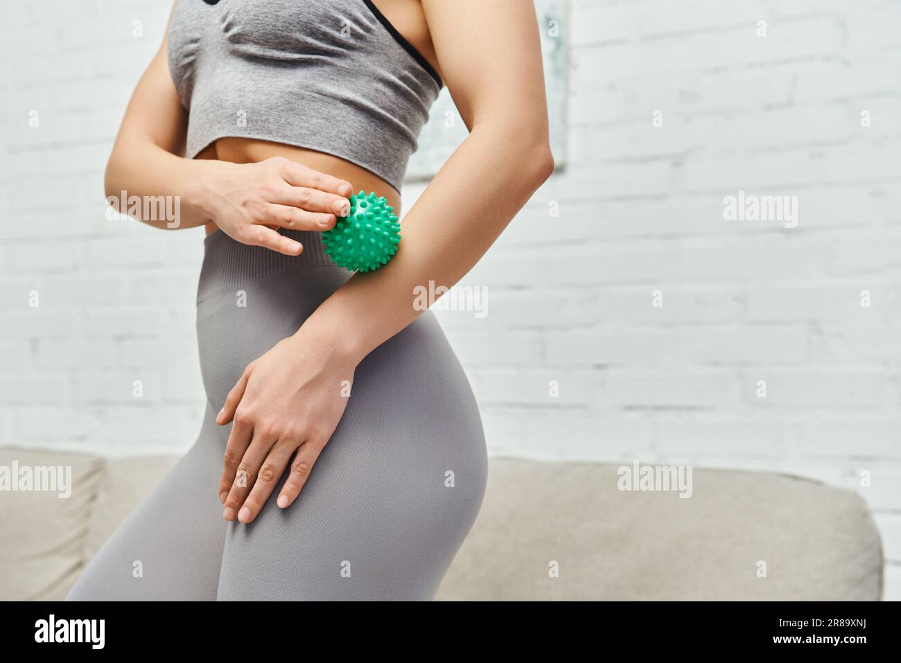 Trigger point massage hi-res stock photography and images - Alamy