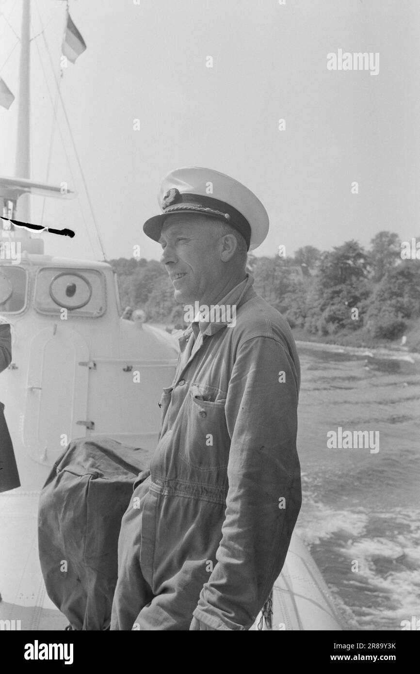 Current 26-4-1960: Water under the wings Norway's first hydrofoil boat ...