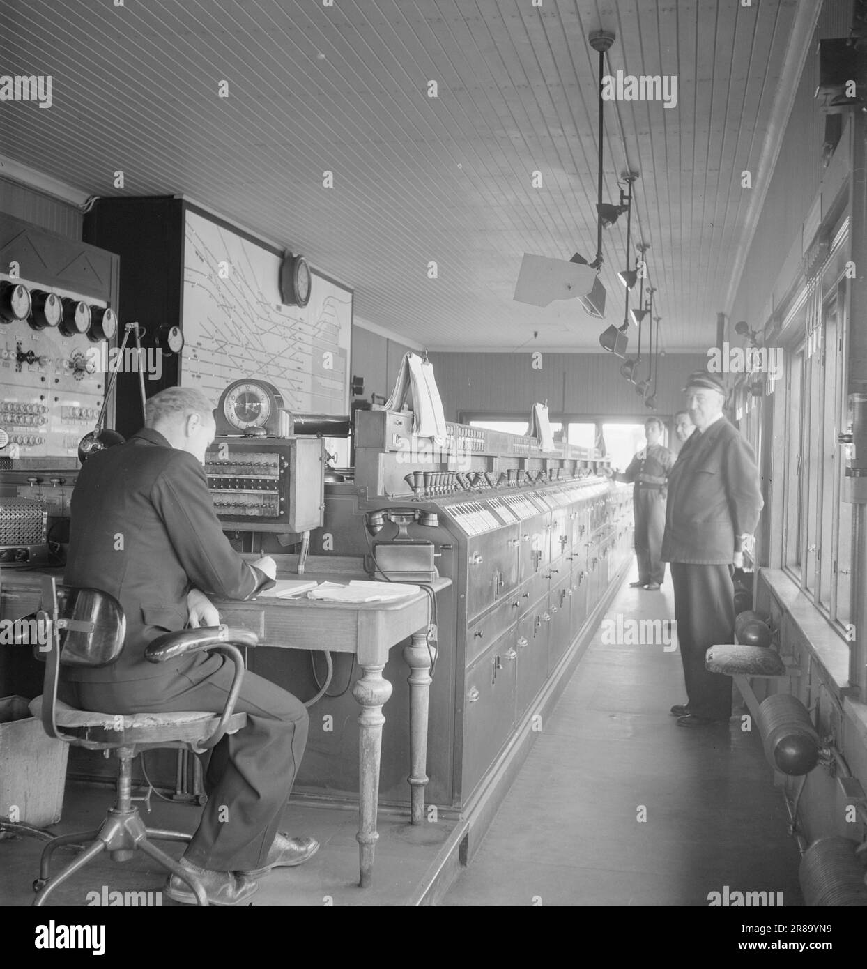 Worn threads hi-res stock photography and images - Alamy