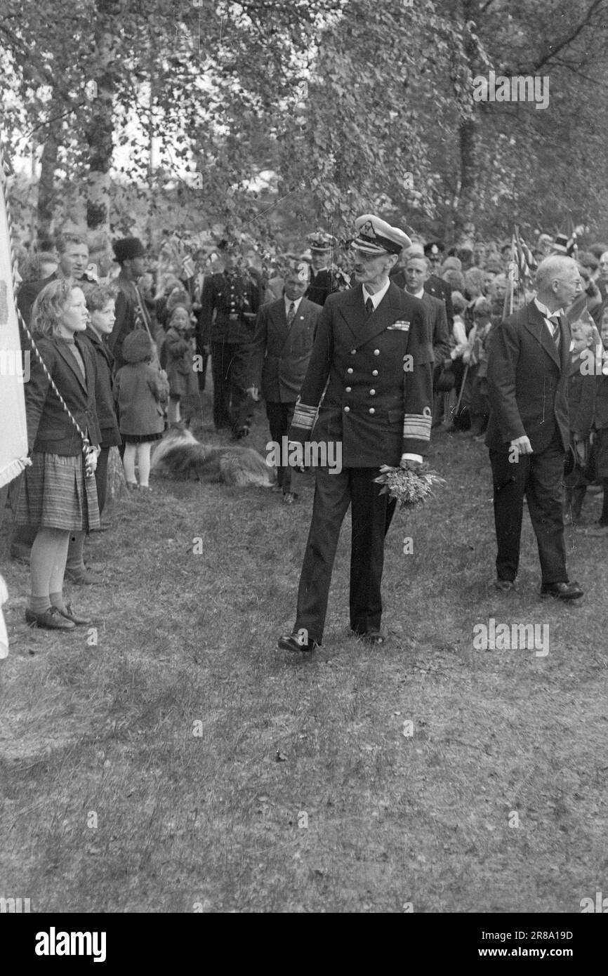 Current 14-3-1947: The King numberOut among people King Haakon 7th ...