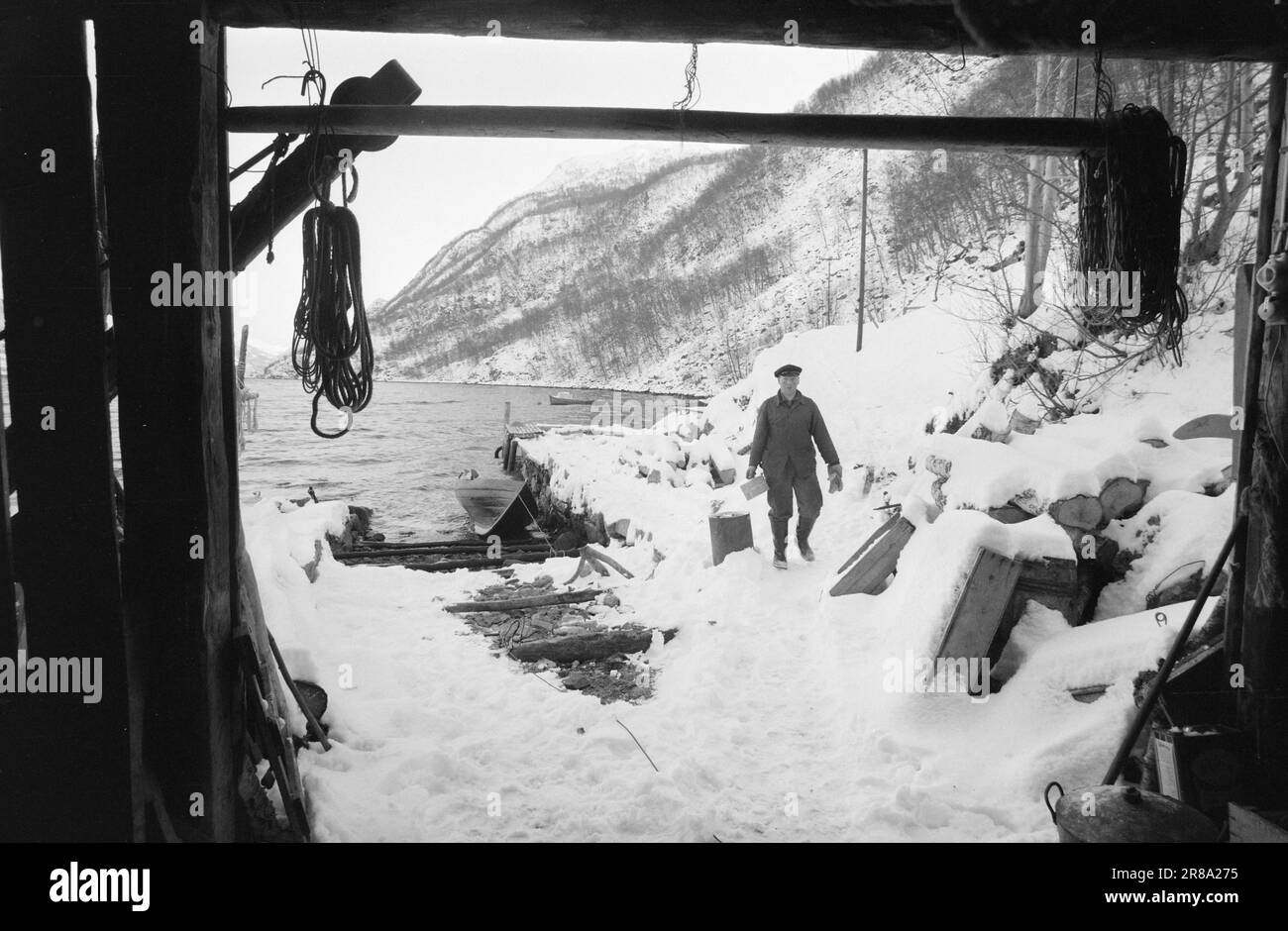 Current 4-6-1960: This is how Norway lives: built by the sea No roads ...