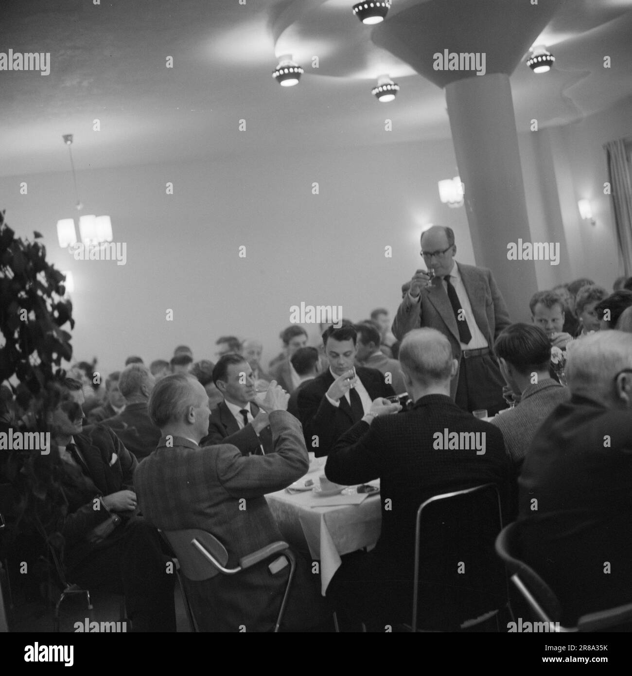 Actual 45-7-1960: For full atomic steam As the first country outside of ...