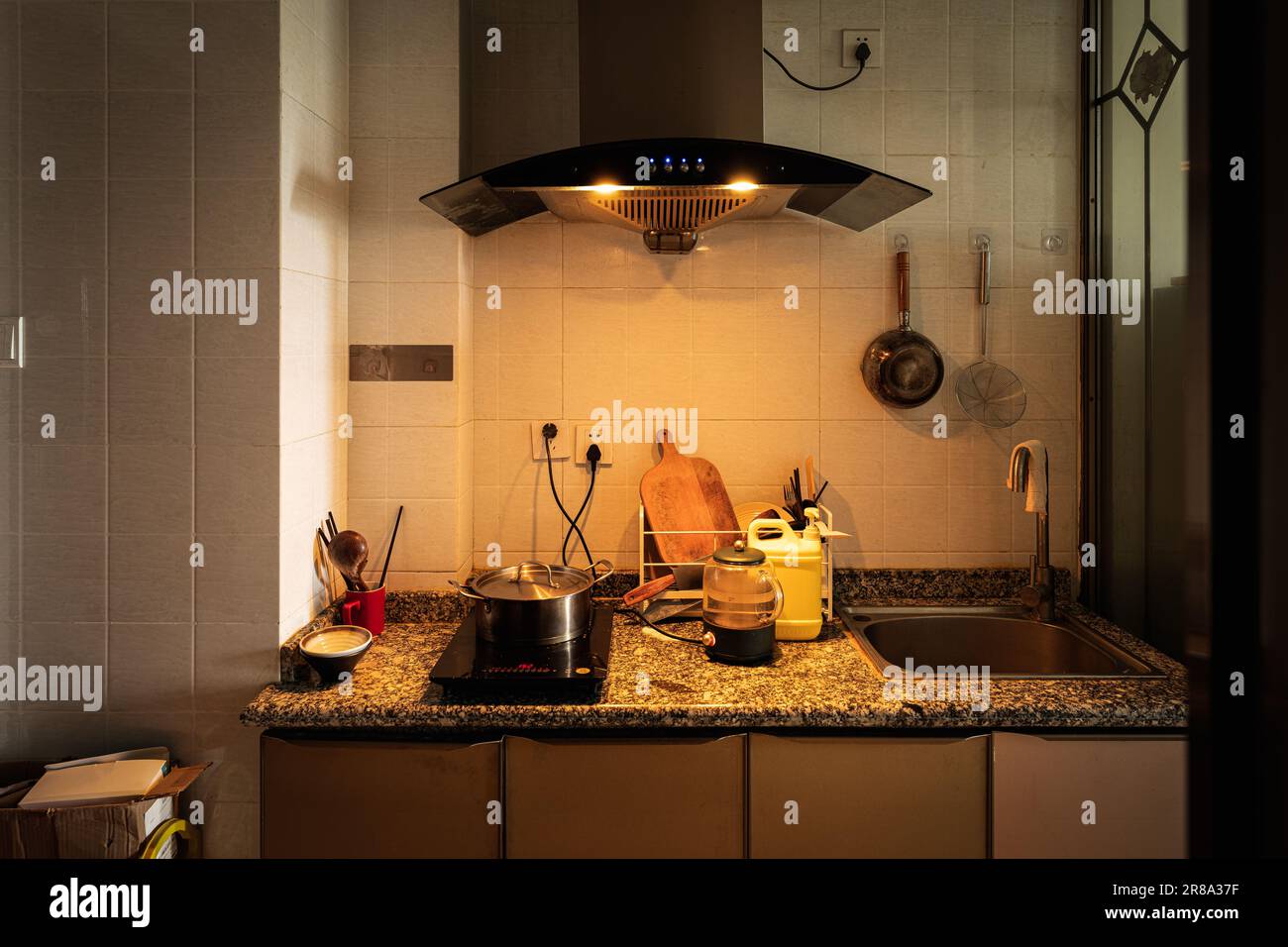 Kitchen appliances toaster blender hi-res stock photography and images ...