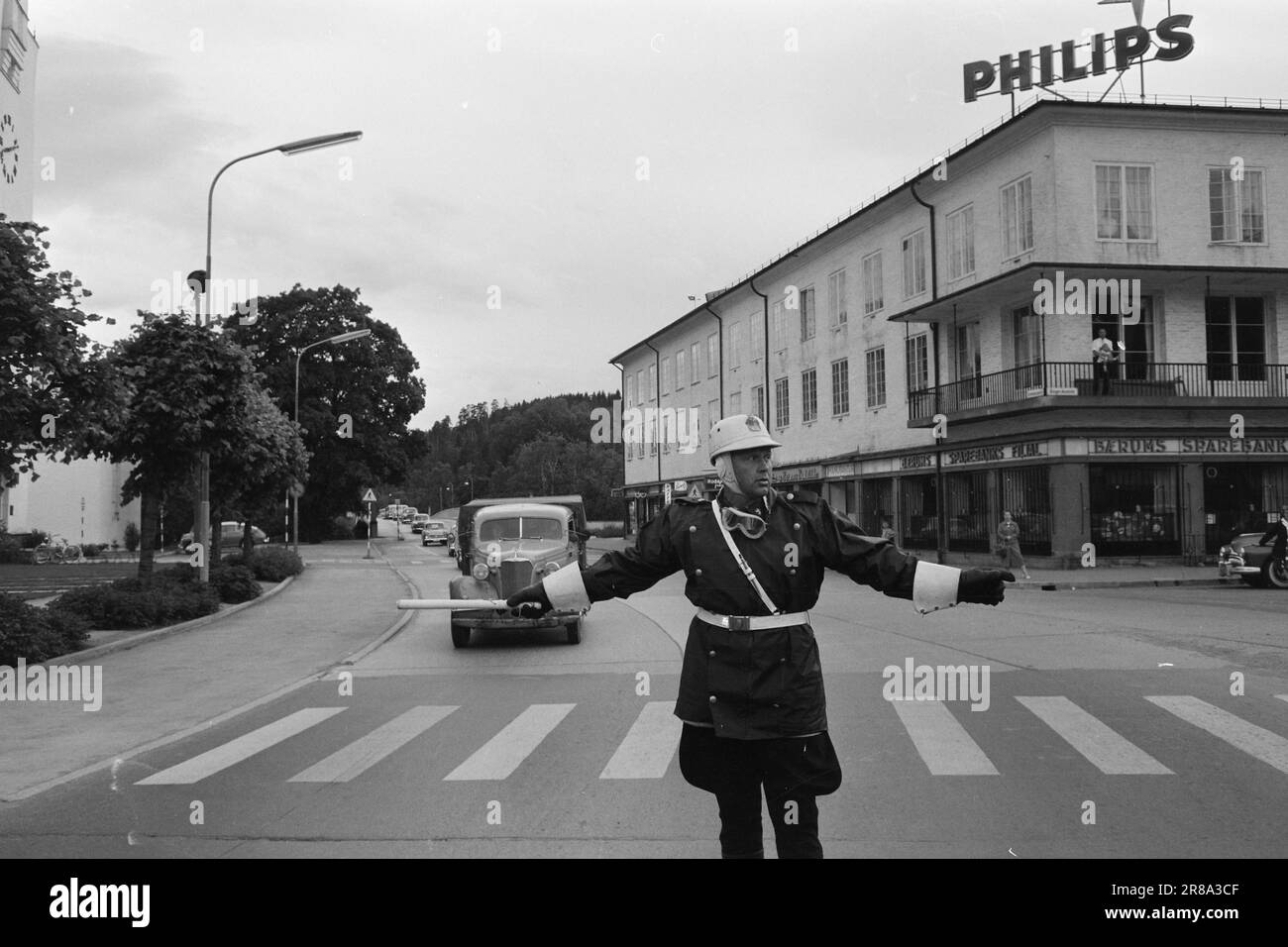 Current 30-5-1960: Death by speed GrinerSpeed death grins behind the ...