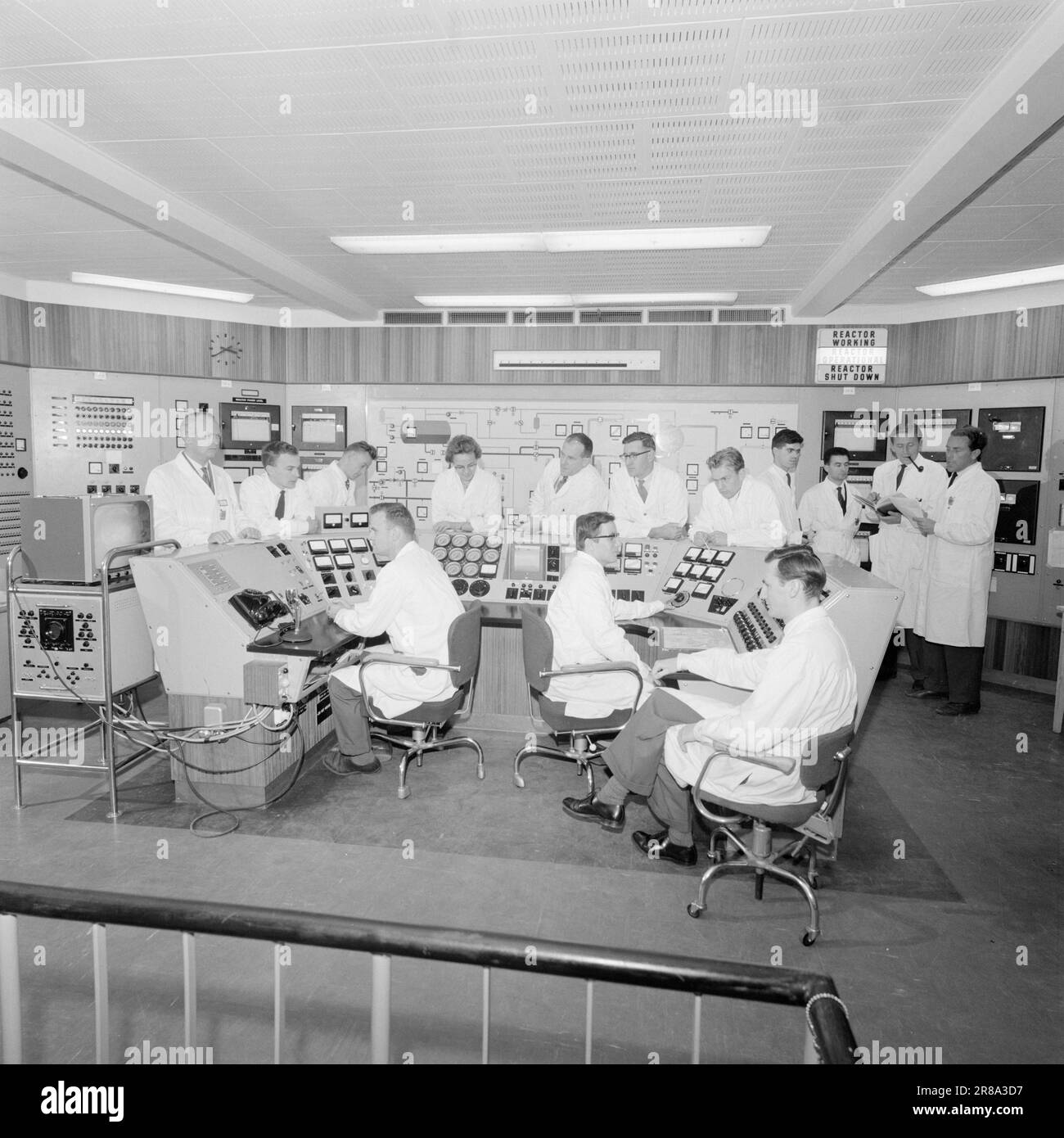 Actual 45-7-1960: For full atomic steam As the first country outside of ...