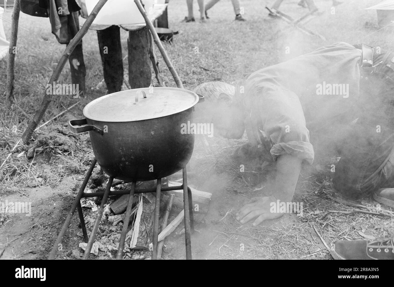 Actual 35-3-1960: 9,000 set up camp Giant camp on historical grounds ...