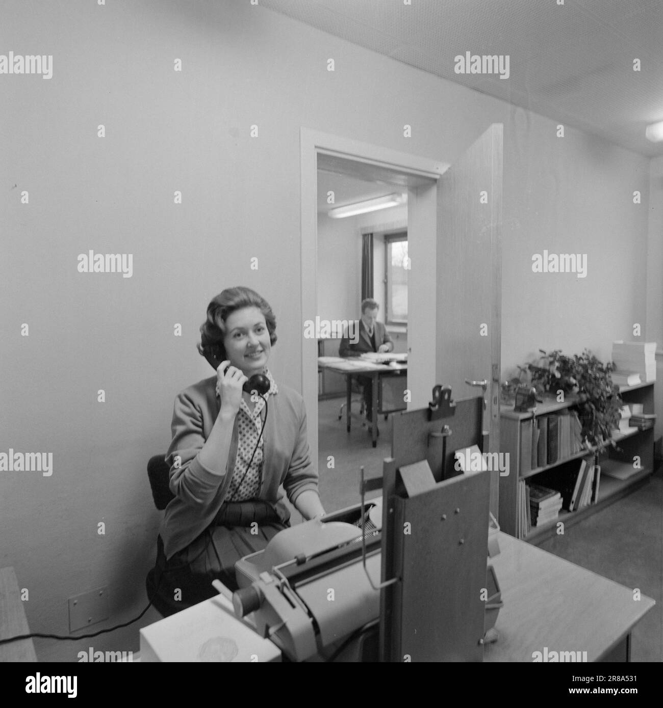 Current 51-7-1960: Why is Inger-Lise in such a hurry? She is on her way ...