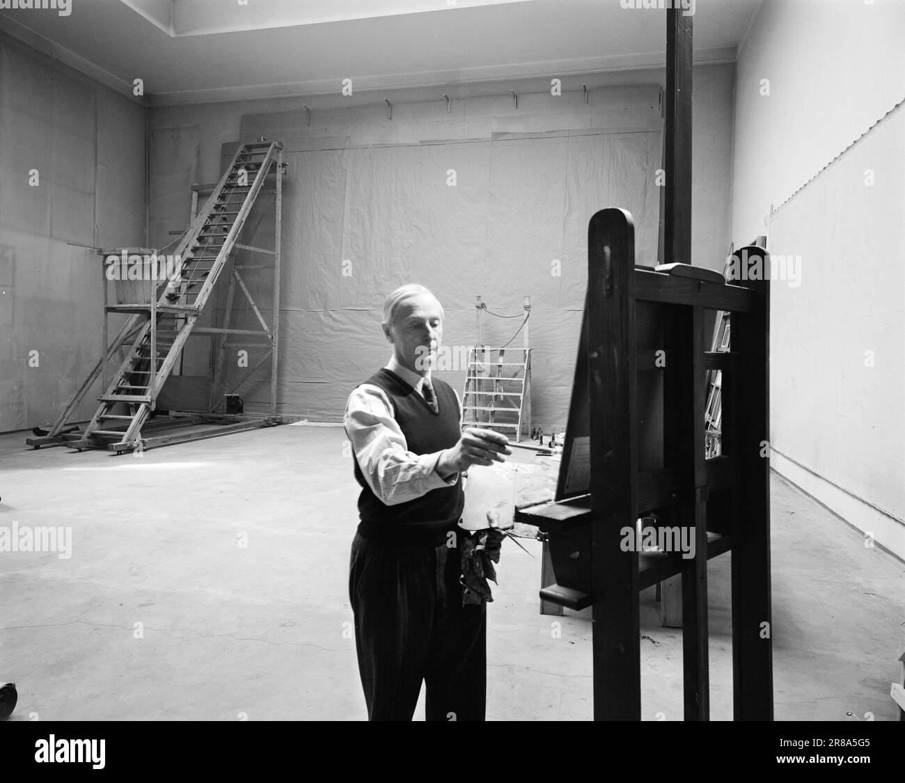 Current 25/26- 1950: Honorable missions from the UN.Architect Arnstein ...