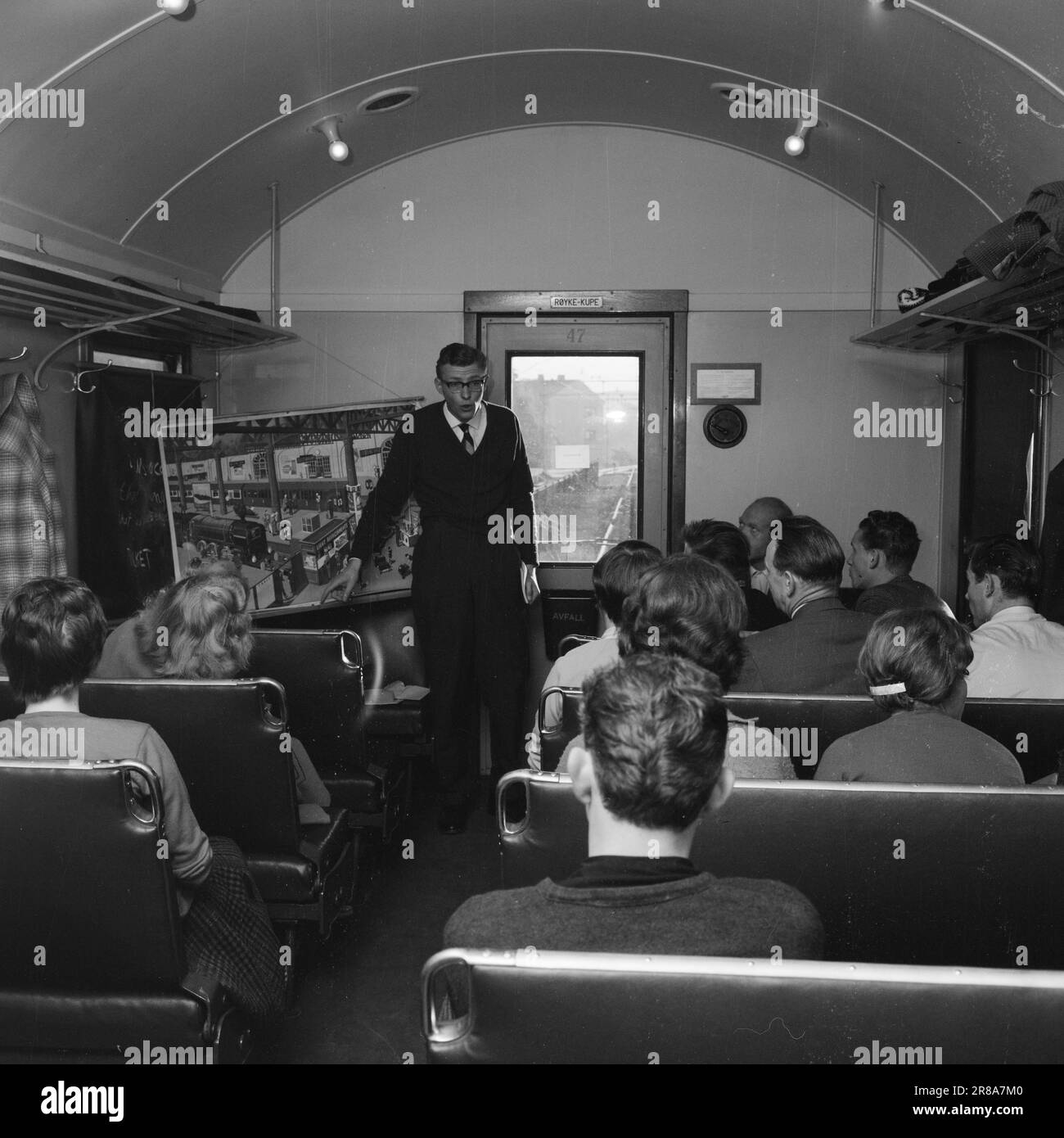Class photo 1960 hi-res stock photography and images - Alamy