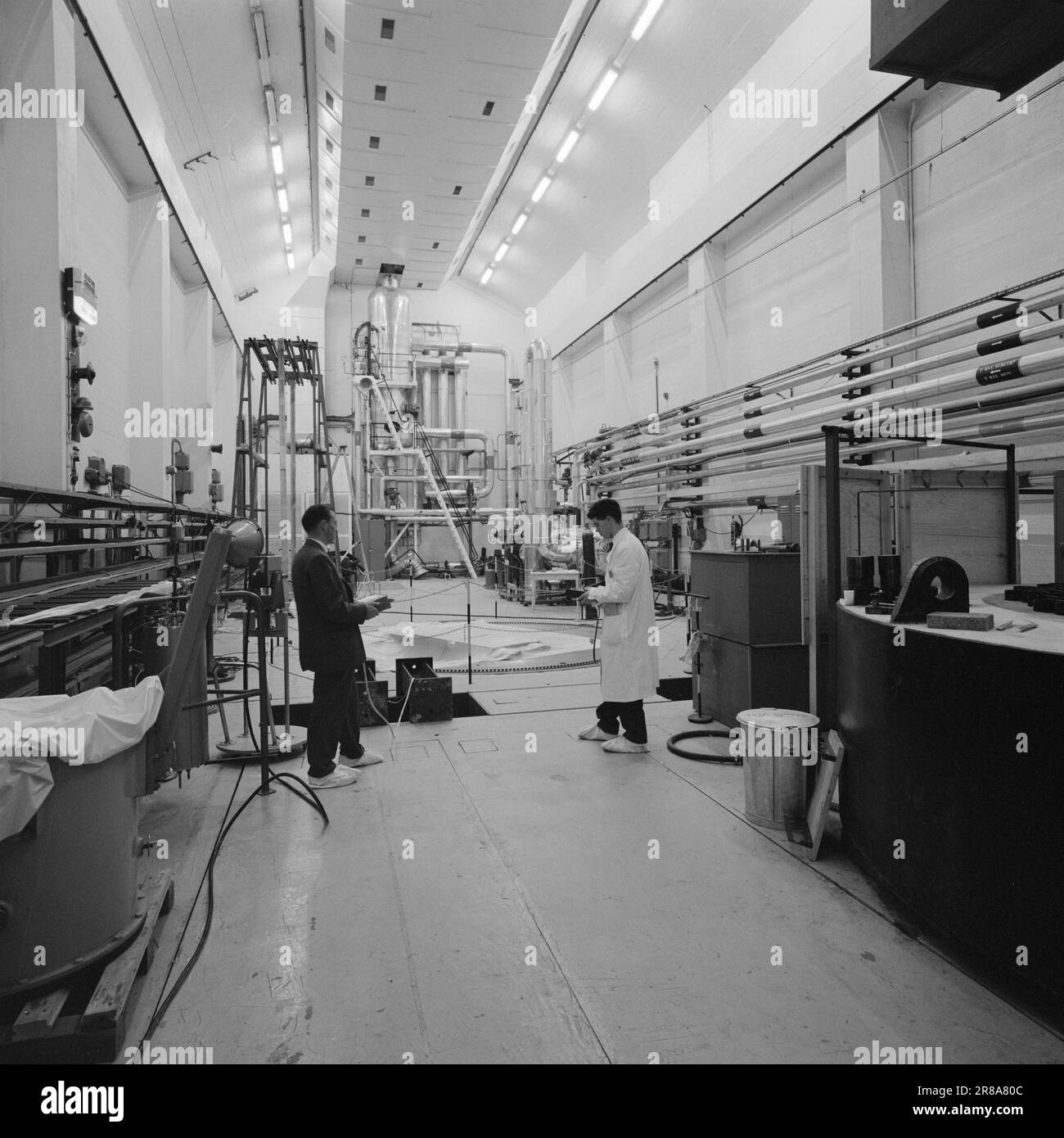 Actual 45-7-1960: For full atomic steam As the first country outside of ...