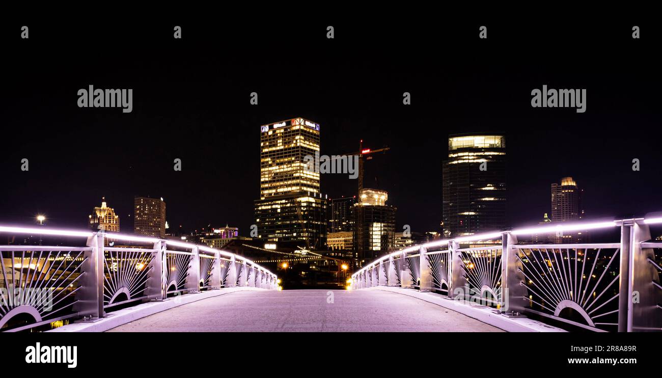 Milwaukee structures hi-res stock photography and images - Alamy