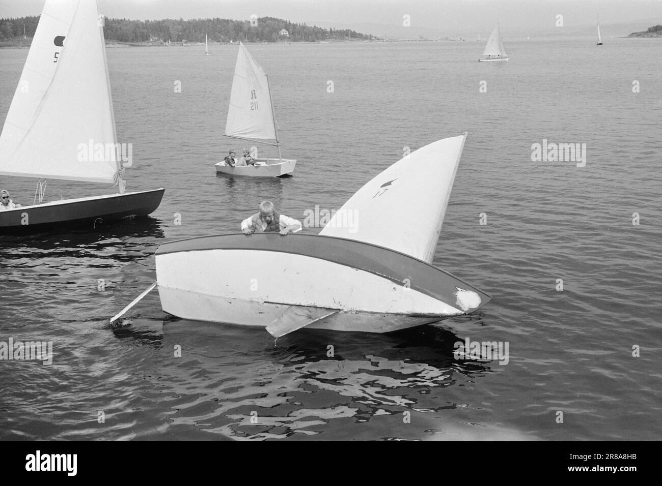 Current 29-3-1960 : Breeze in small sails. Future great sailors start ...