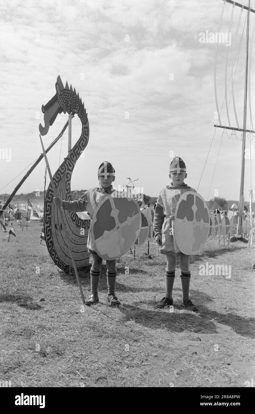 Actual 35-3-1960: 9,000 set up camp Giant camp on historical grounds ...