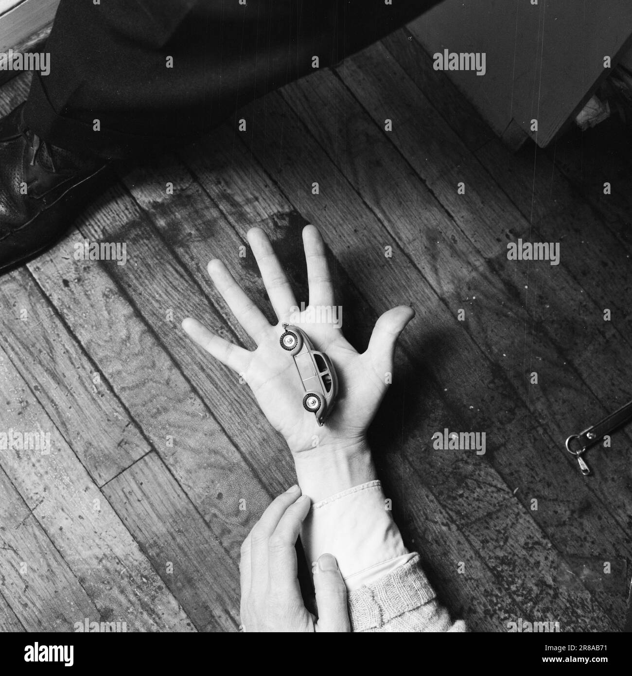 Current 41-5-1960: Lucky finger race On the occasion of car sales ...